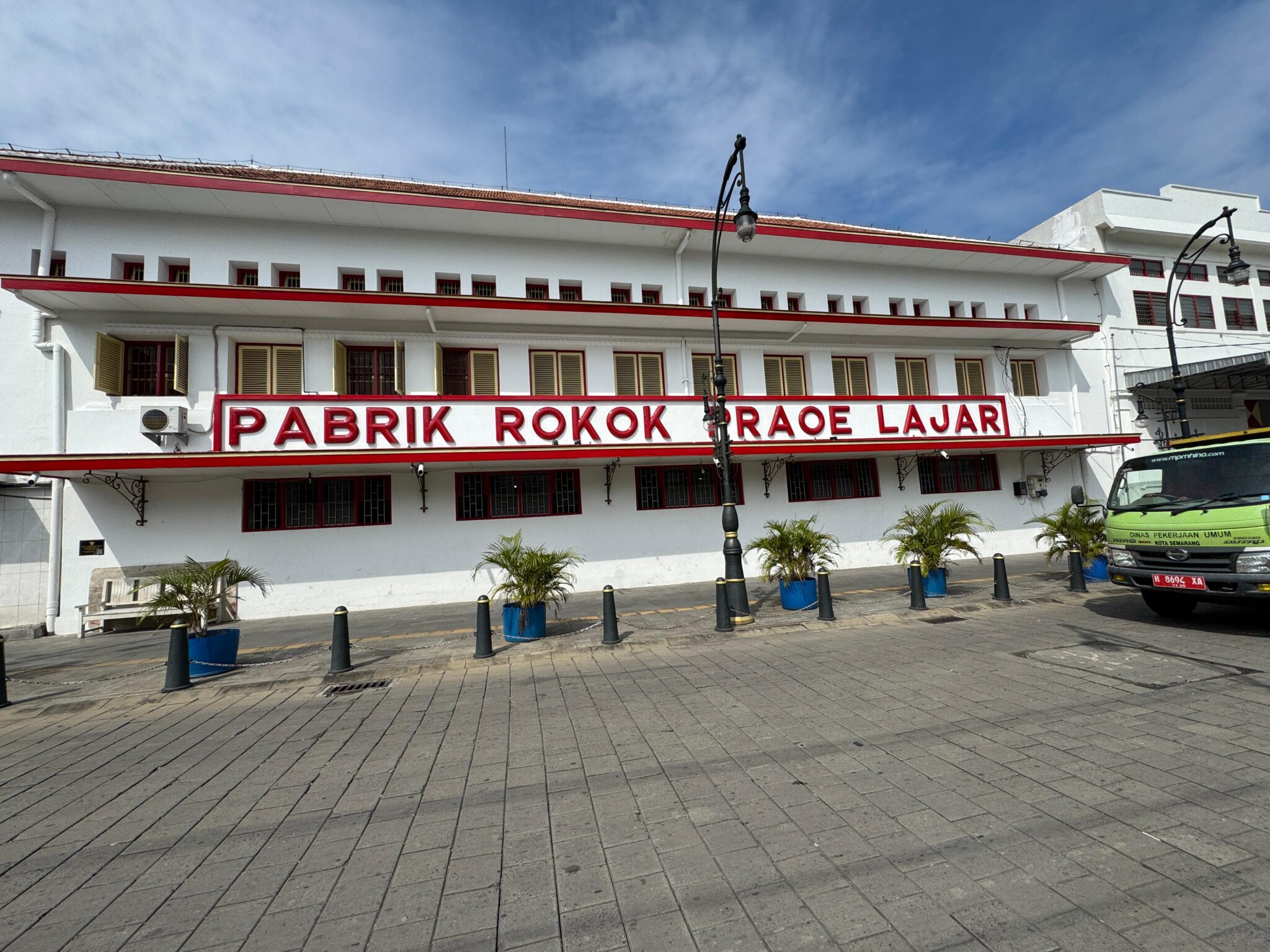 History Pabrik Rokok Praoe Lajar Kota Lama Semarang - Semarang Kita